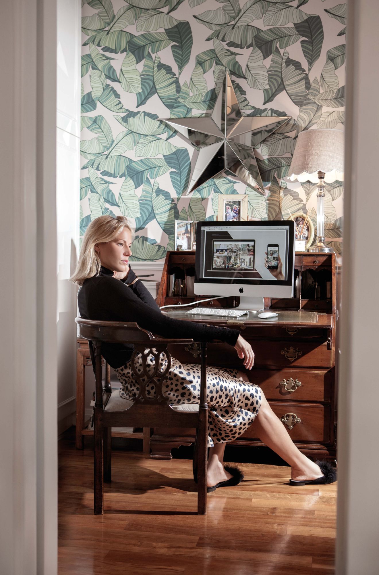 Inside Fashion Designer Alice Keswick's Striking Home On The Peak ...