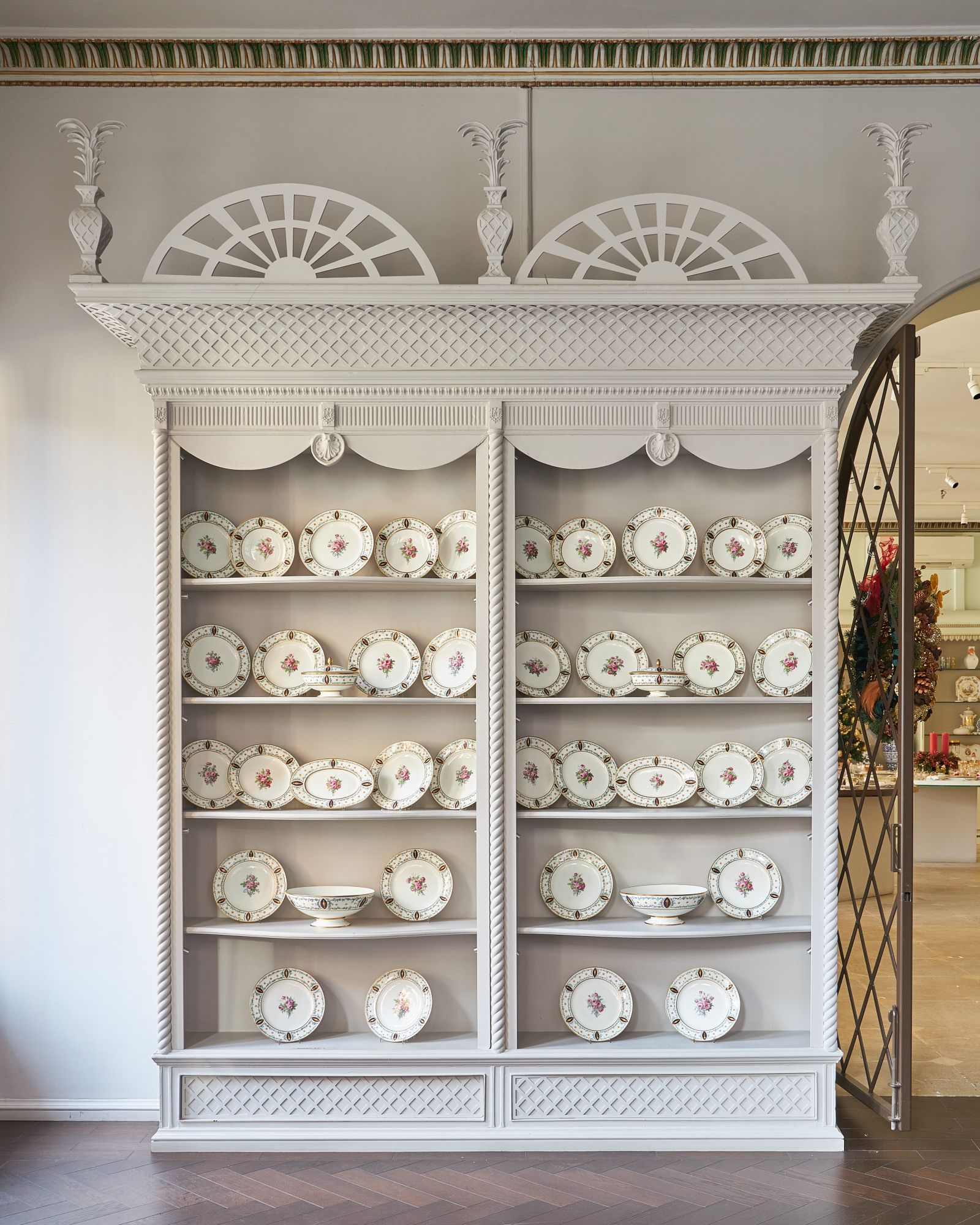 Sotheby's Thomas Goode & Co. Auction Offers Luxury Tableware For The ...