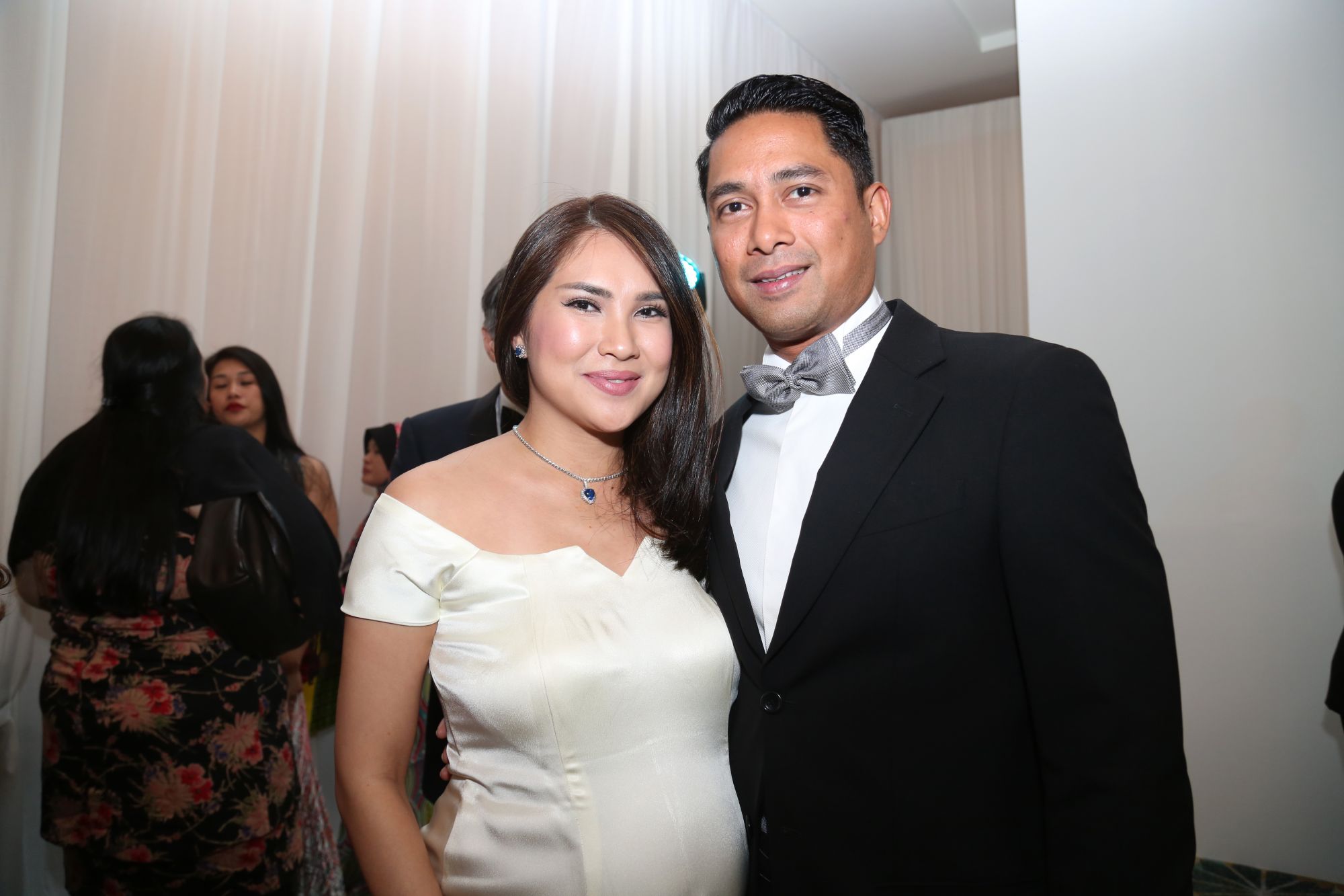 Couple Spotlight: The Love Story Of Erwin Azizi & Angela Karto That ...