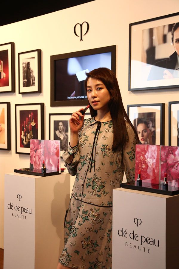 A Floral Fete To Welcome The New Lipstick Cashmere Collection By Clé de ...