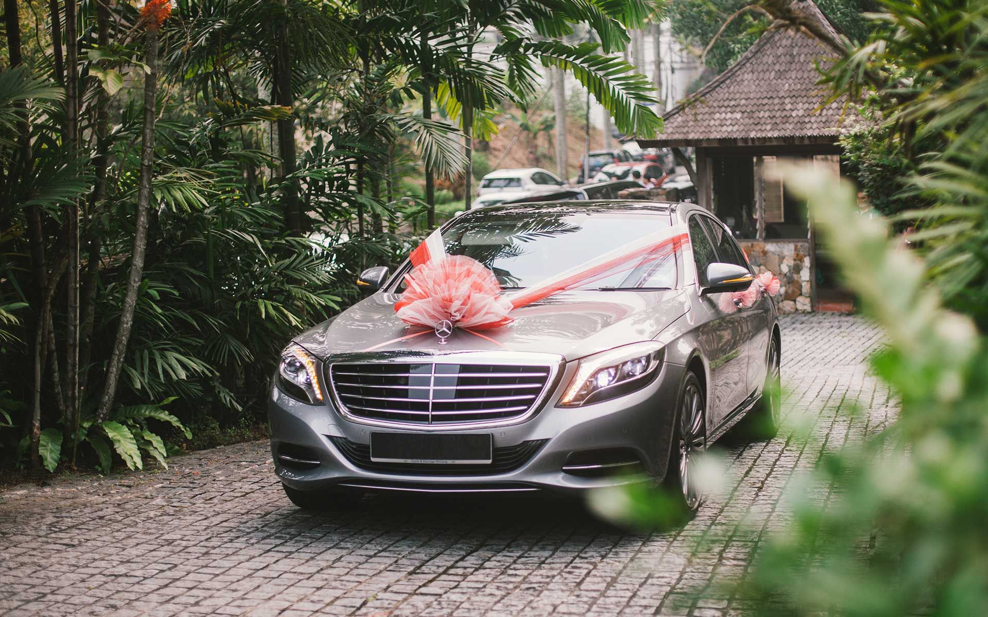 8 Great Wedding Cars To Show The World You're Married...In Style ...