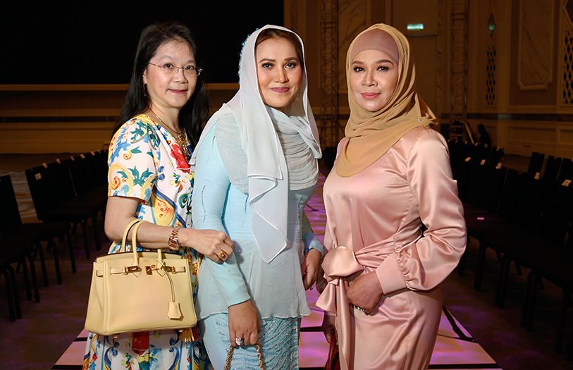 Dato’ Sri Bernard Chandran Presents Petang Raya 2017/18 Collection ...
