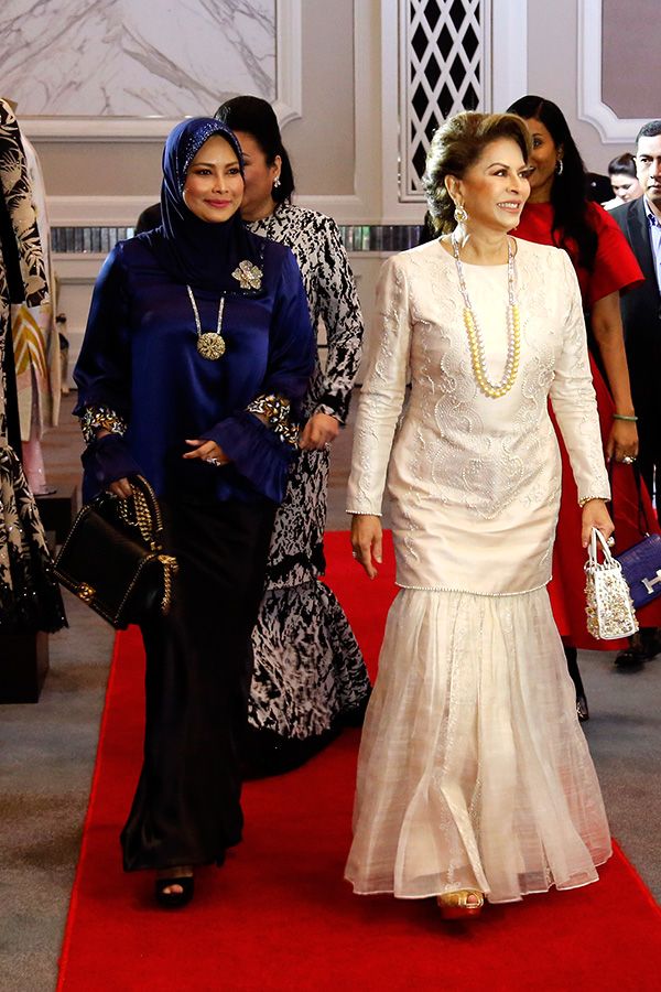 Dato’ Sri Bernard Chandran Presents Petang Raya 2017/18 Collection ...