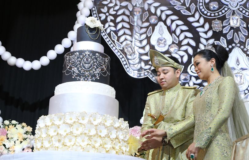 The wedding of Nina Karina Azman and Tengku A’zran Abdul Jawaad ...