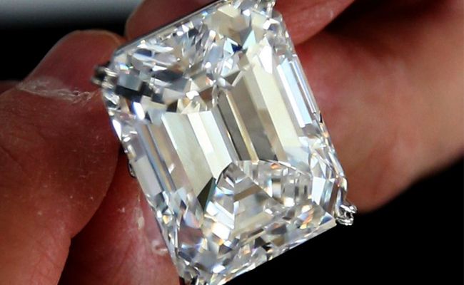 'Flawless' 100-carat diamond on show in Dubai | Tatler Asia
