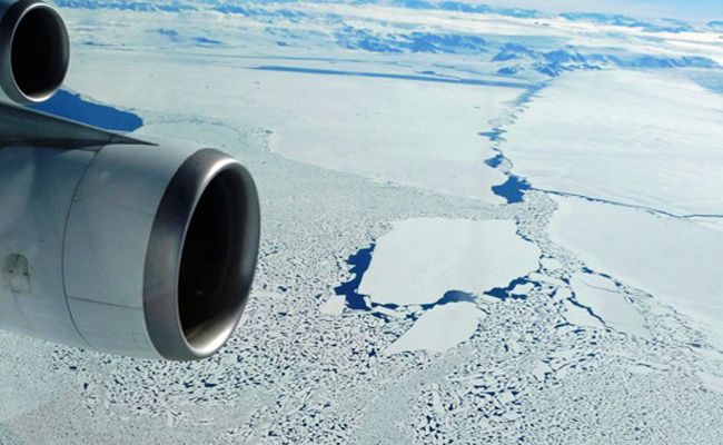 Antarctica Flights takes you on a day tour around the South Pole ...
