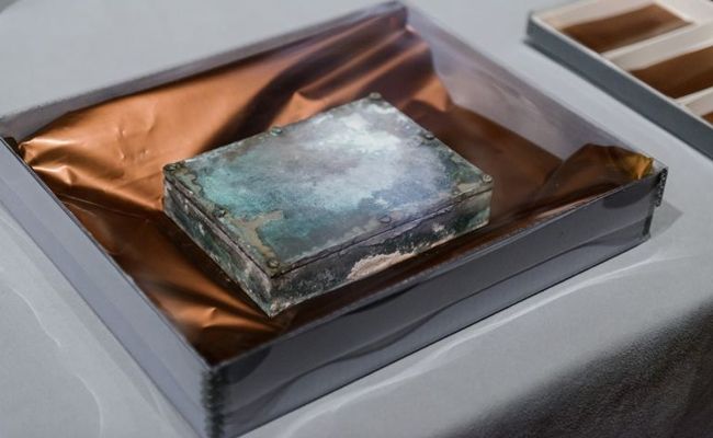 Museum of Fine Arts, Boston, opens US oldest time capsule from 1795 ...