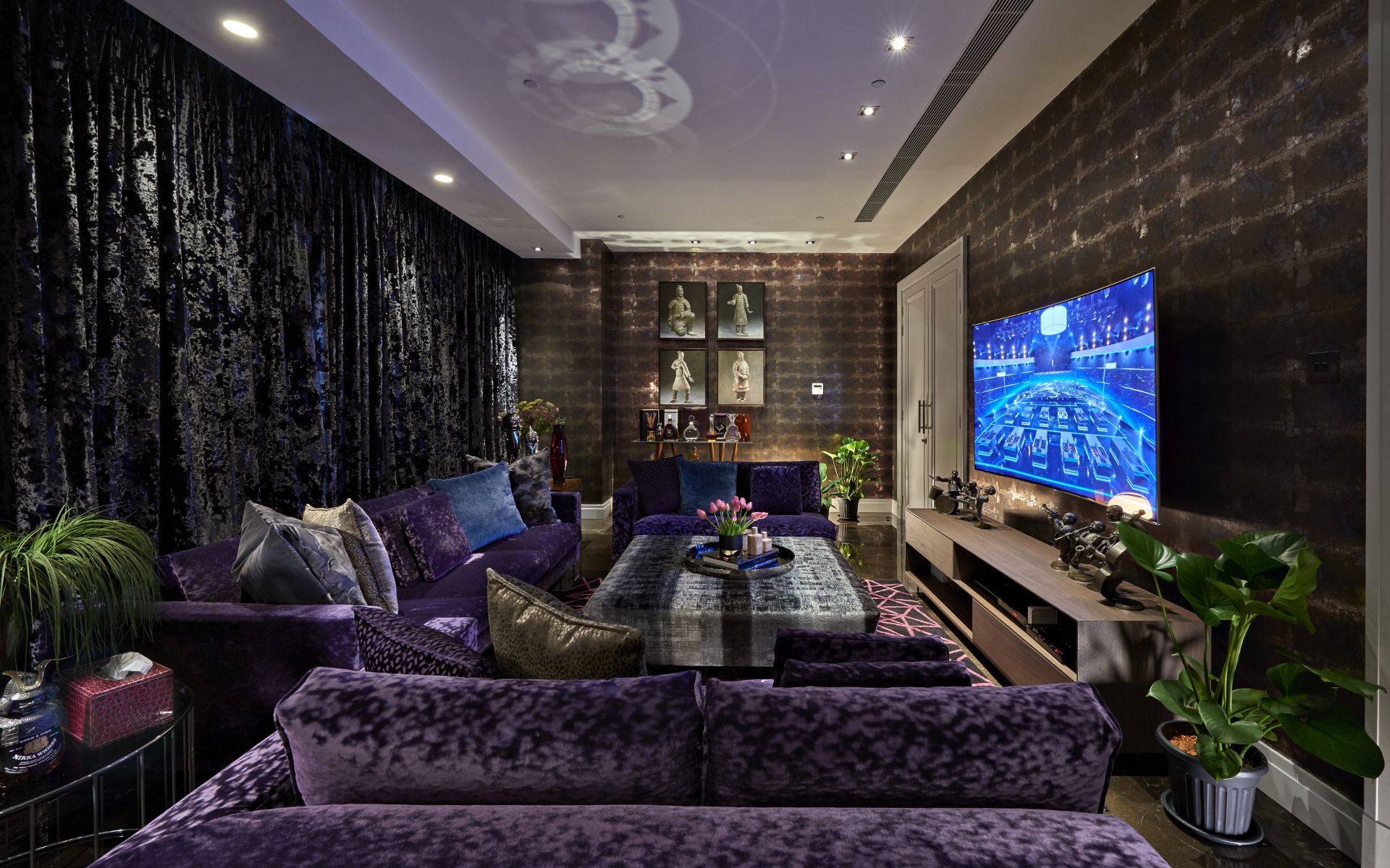 How A-List Interior Designer Raymond Lee Pushed The Envelope With ...