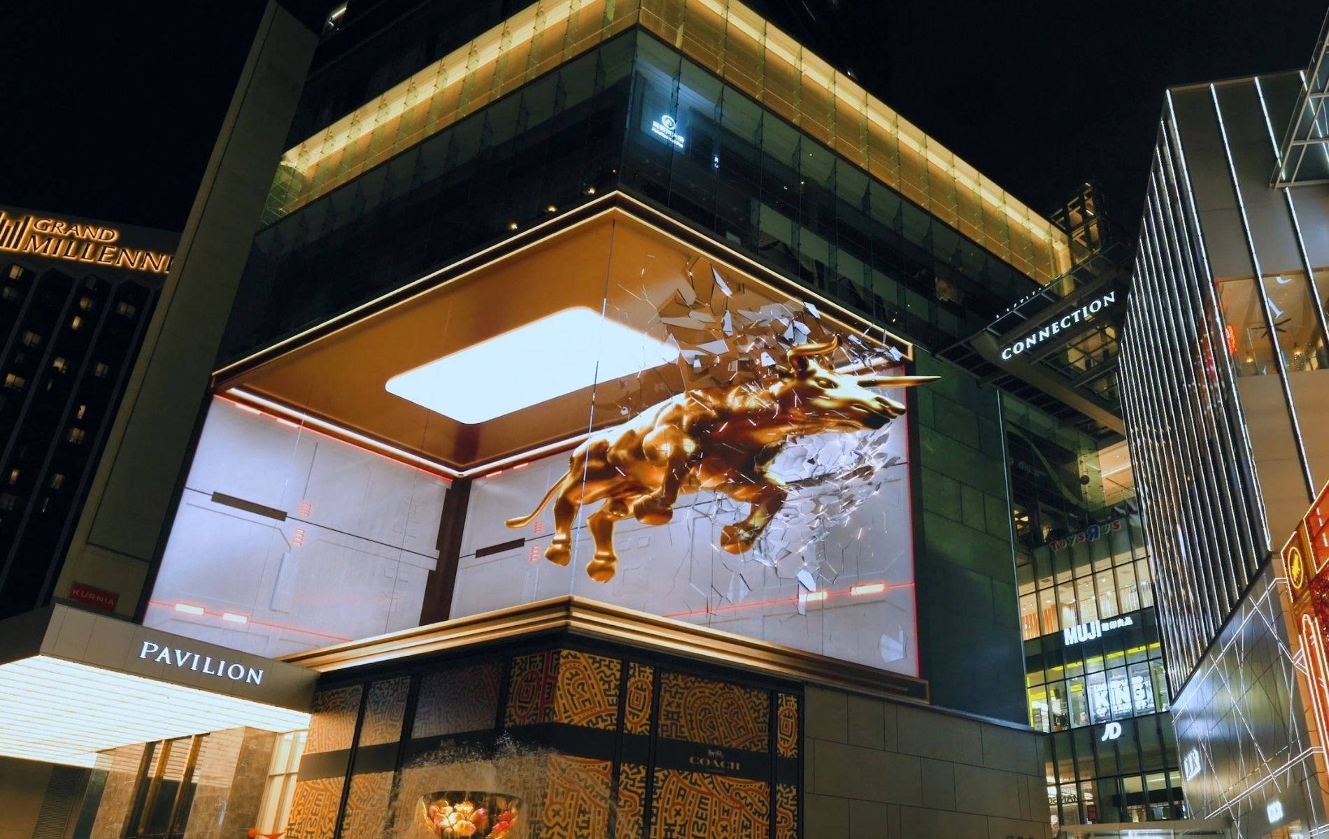 Pavilion Kuala Lumpur Thrills Shoppers With A 3D Charging Golden Bull ...