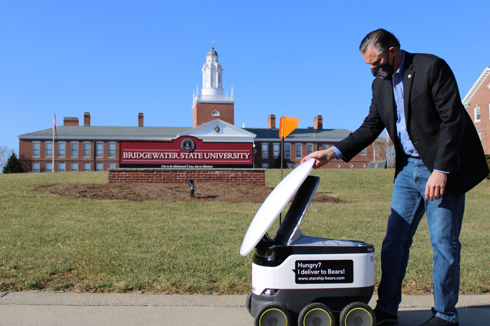 This Self-Driving Robot Has Made A Million Deliveries During The ...