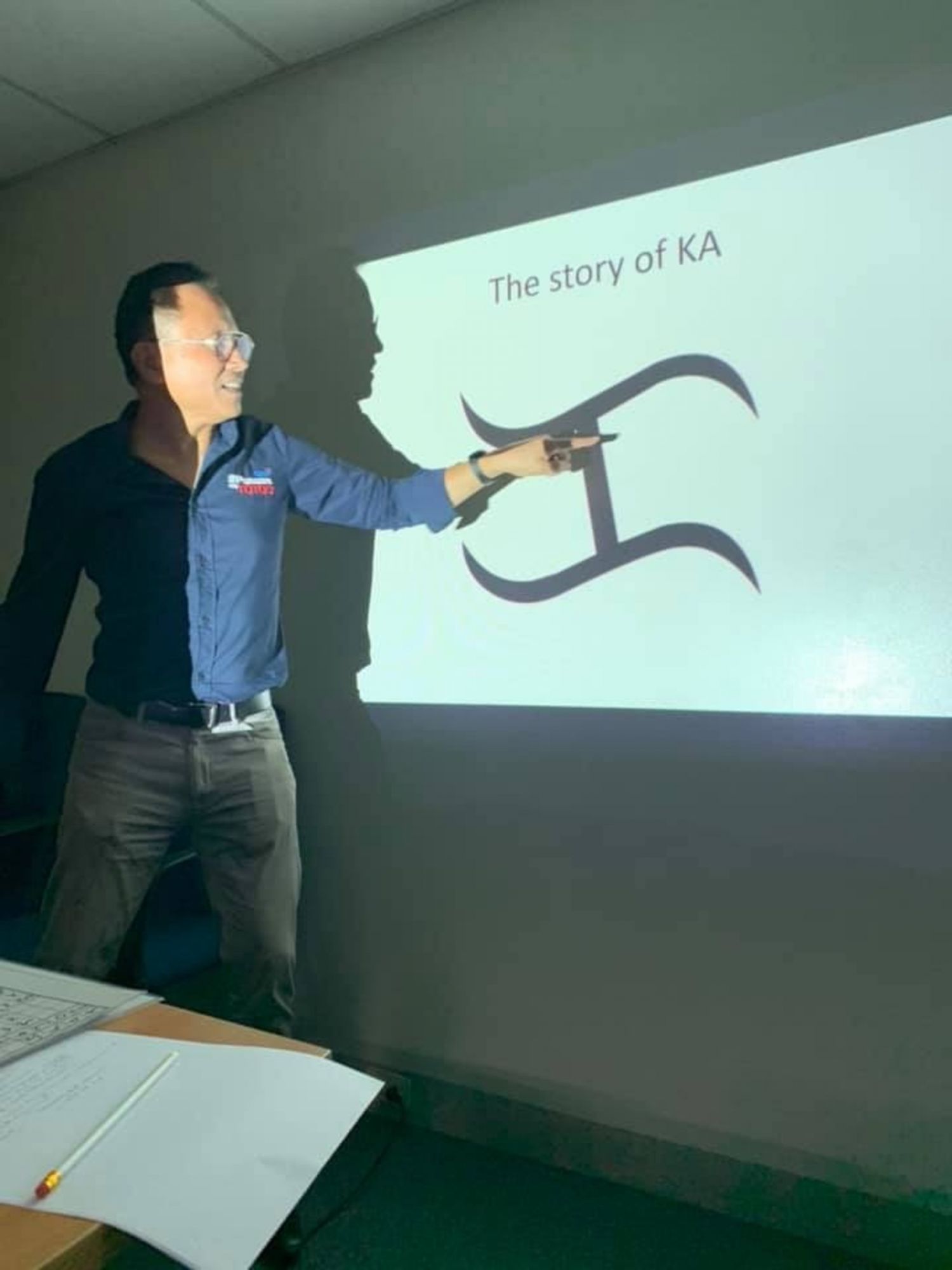 Likhang HABI Kalayaan Online Fair: Lourd de Veyra, Mannix Abrera, And ...