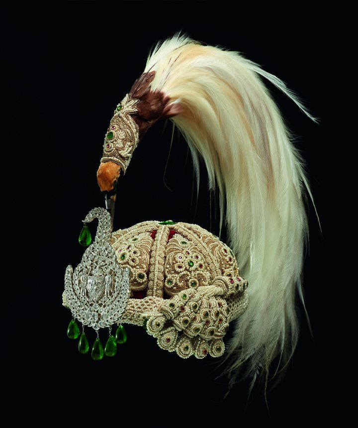 Ever Wondered What Jewels Lie Behind The Qatari Royal Family Vault ...