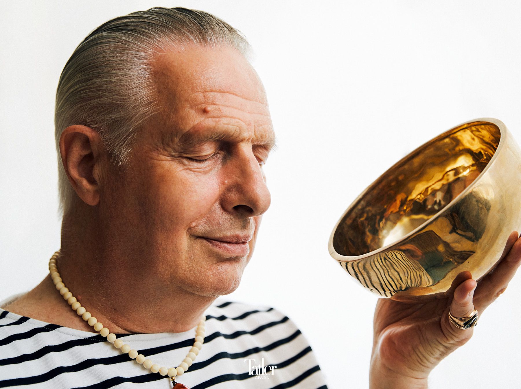 專訪國際頌缽大師Hans de Back，以聲音治療尋回生命悸動，更持續傳送療癒力量 | Tatler Asia