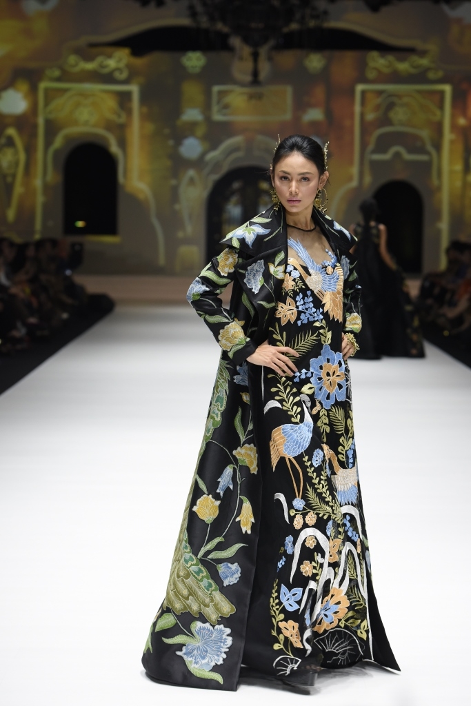 Designer Denny Wirawan Launches His Latest Balijava Batik Kudus ...