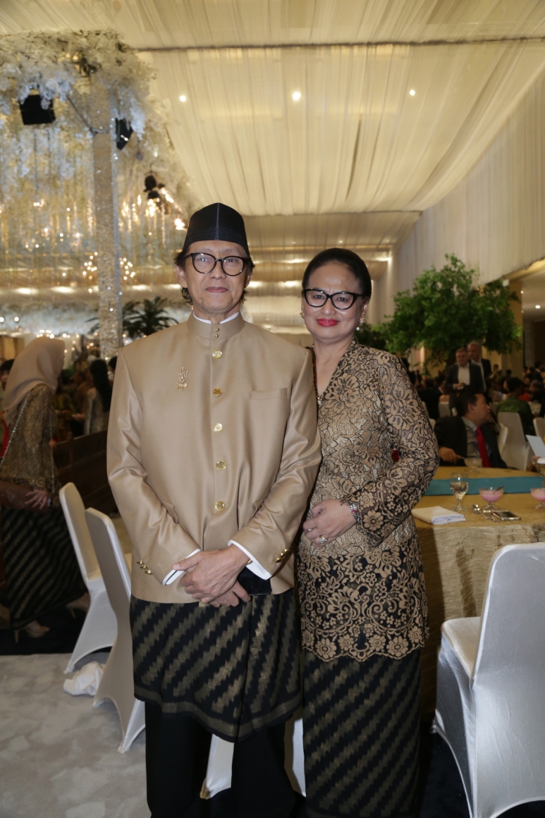 Putri Selaras And Danindro Arionindito Spectacular Wedding Ceremony ...