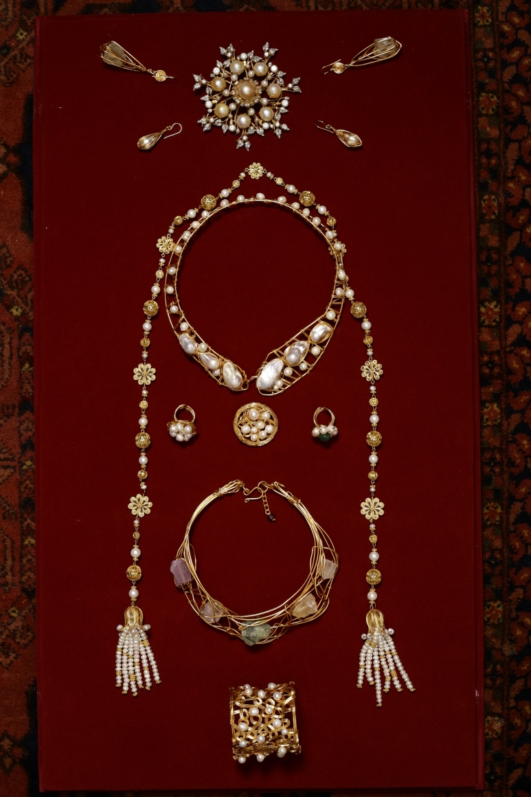 Exclusive Interview: Mien R. Uno And Her Latest Book ‘Perhiasanku ...