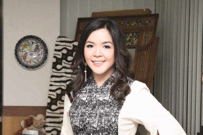 It's National Doctor's Day! Here Are 9 Beautiful and Successful Female ...