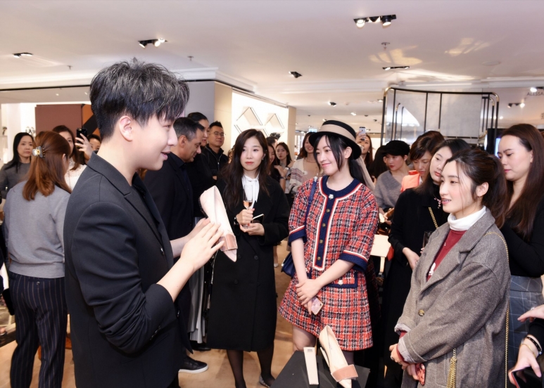 Mr.Bags a.k.a Tao Liang Talks About His Passion For Designer Handbags ...