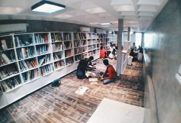 5 Perpustakaan di Jakarta yang Bikin Betah Membaca Seharian | Tatler Asia