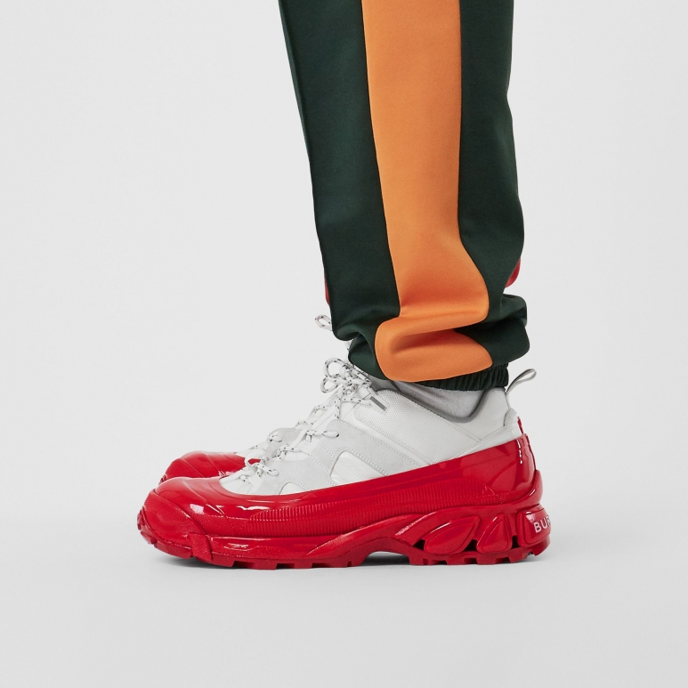 Burberry Merilis Arthur, Koleksi Sneakers Terbaru yang Terinspirasi ...