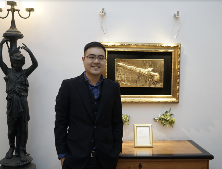 Aureo Gallery Presents Kim Il Tae's 24K Gold Painting At Indonesia ...