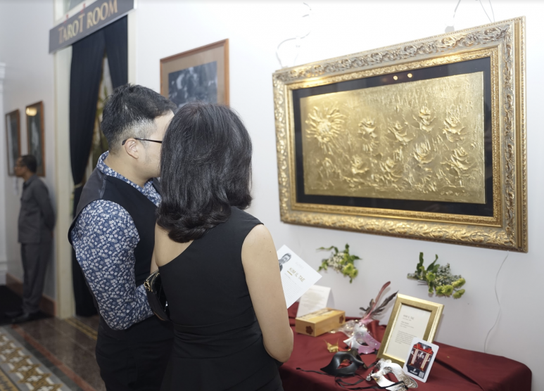 Aureo Gallery Presents Kim Il Tae's 24K Gold Painting At Indonesia ...