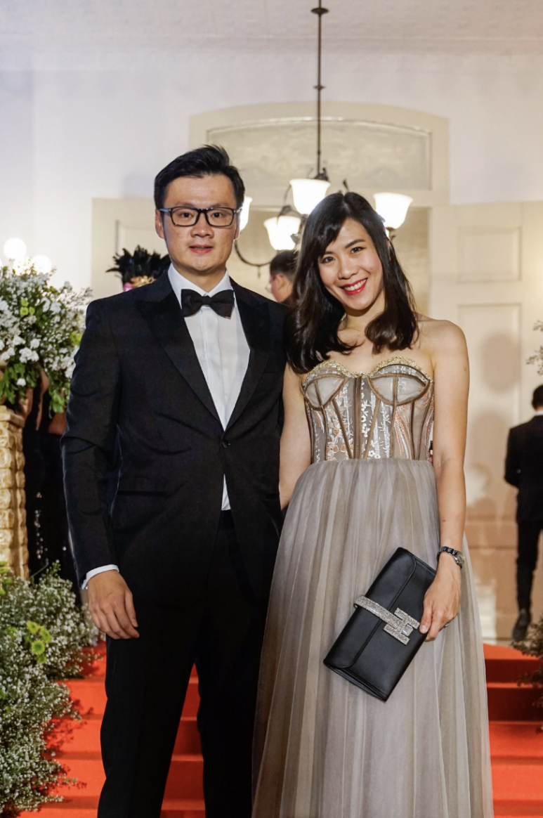 Aureo Gallery Presents Kim Il Tae's 24K Gold Painting At Indonesia ...