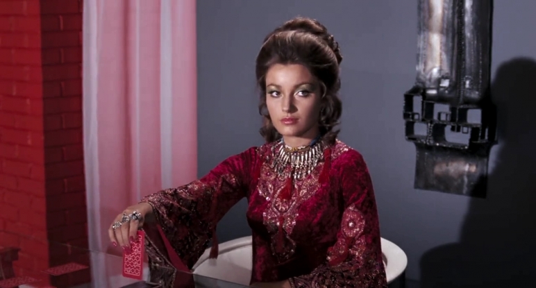 5 Bond Girls Paling Ikonik Sepanjang Masa | Tatler Asia