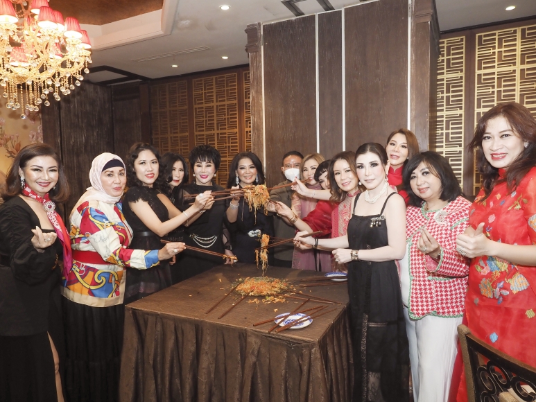 Plaza Indonesia Welcomes The First Flagship Store of Sapto Djojokartiko ...