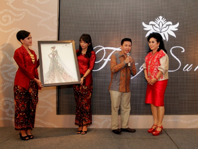 BJB Precious and Ferry Sunarto's Hari Ibu Fashion Show | Tatler Asia