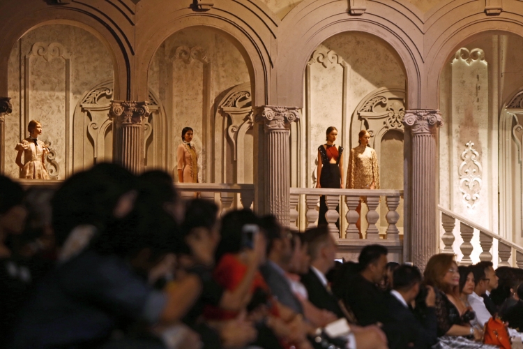 Sebastian Gunawan Presents Contemporary Victorian Designs in Latest ...