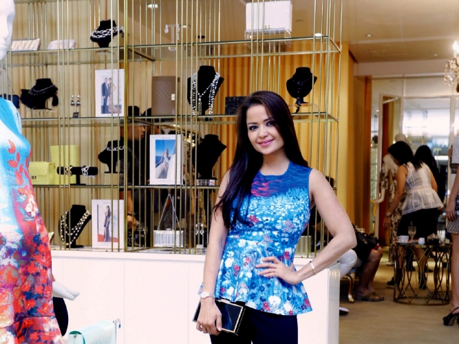 December's IT Girl: Indah Jonasson Steals the Spotlight with Her Chic ...