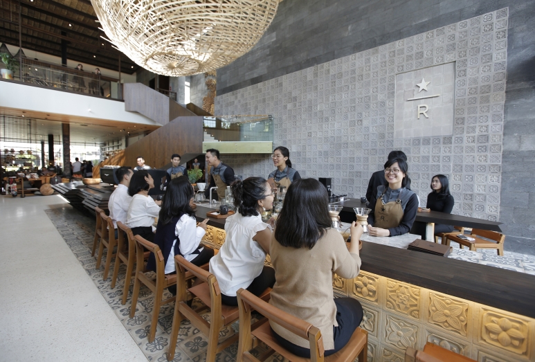 Take A Look Inside South East Asia's Largest Starbucks Reserve Dewata ...