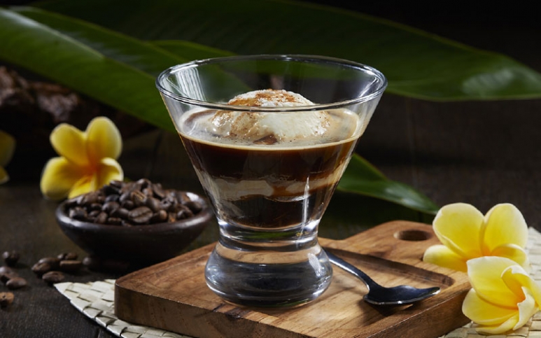 Take A Look Inside South East Asia's Largest Starbucks Reserve Dewata ...