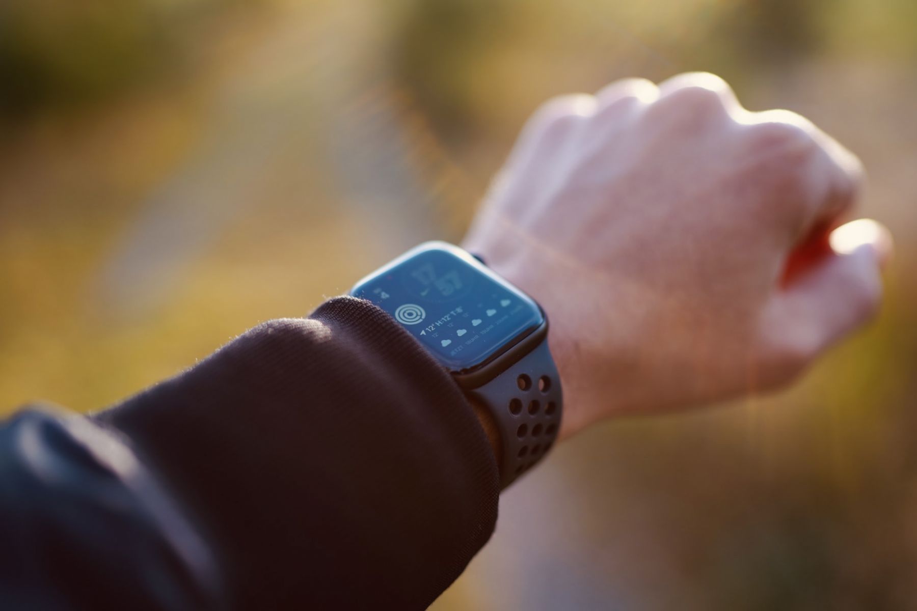 Are Smartwatches for You? Here are 7 Reasons to Make the Switch ...