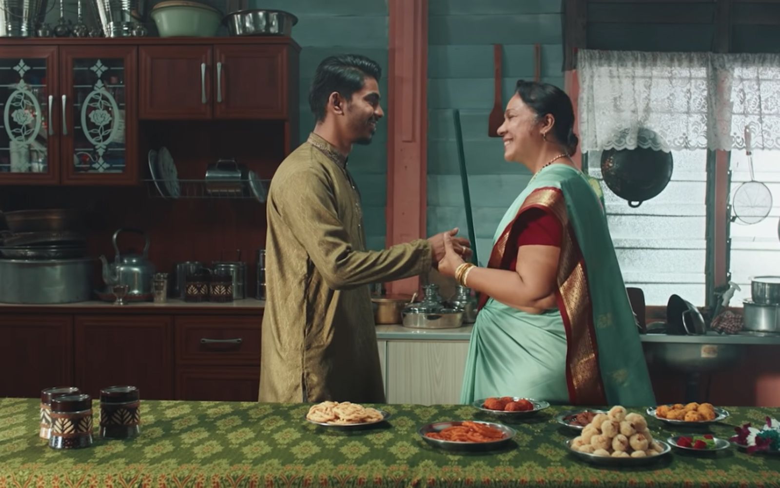 9 Heartwarming Deepavali 2021 Videos You'll Want to Watch on Repeat ...