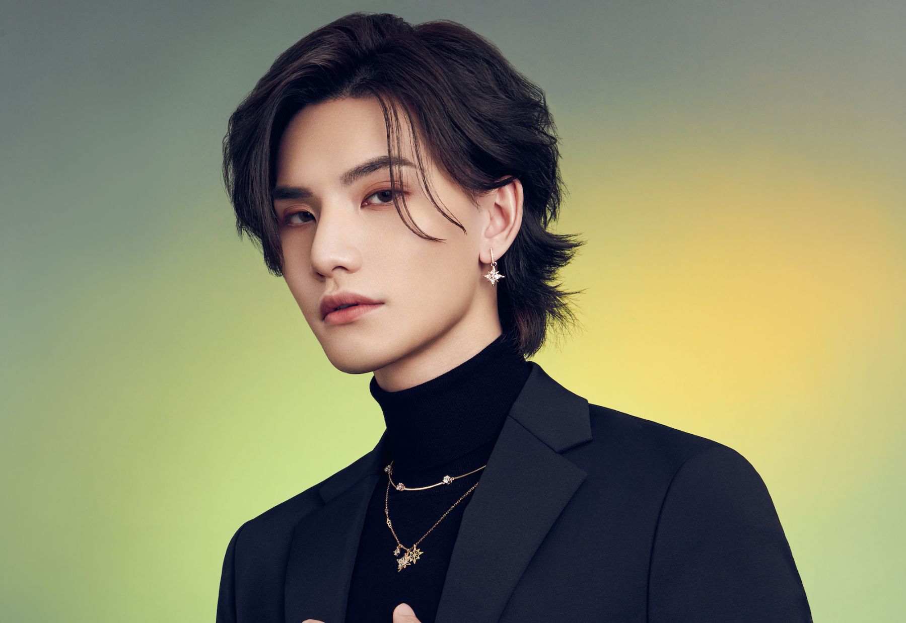 Jeremy@MIRROR X Swarovski帥氣王子閃耀亮相！必入手星星、雪花聖誕節日造型 | Tatler Asia