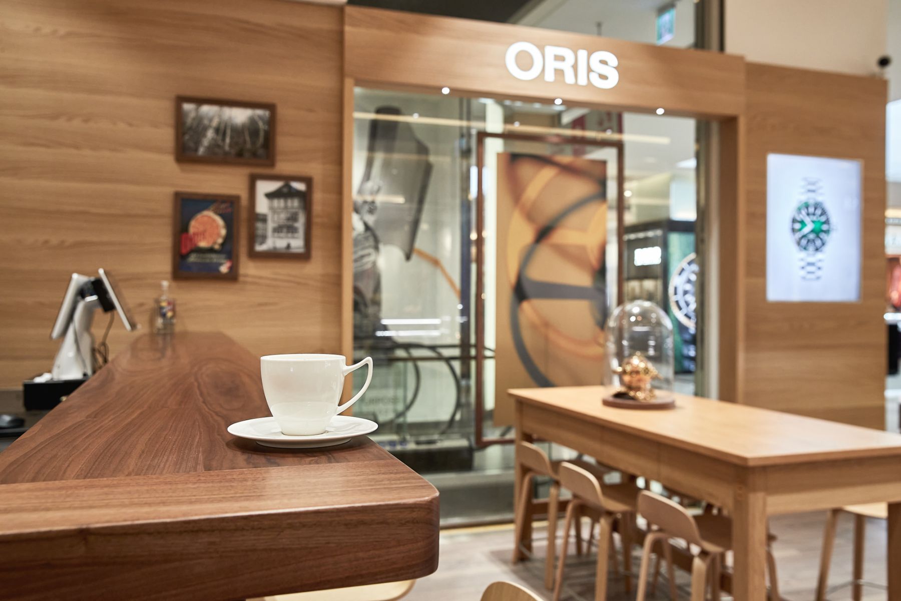 全球首間Oris品咖啡賞錶專賣店開幕！小熊嚐咖啡香賞台灣限量50只的《西遊記》腕錶！ | Tatler Asia