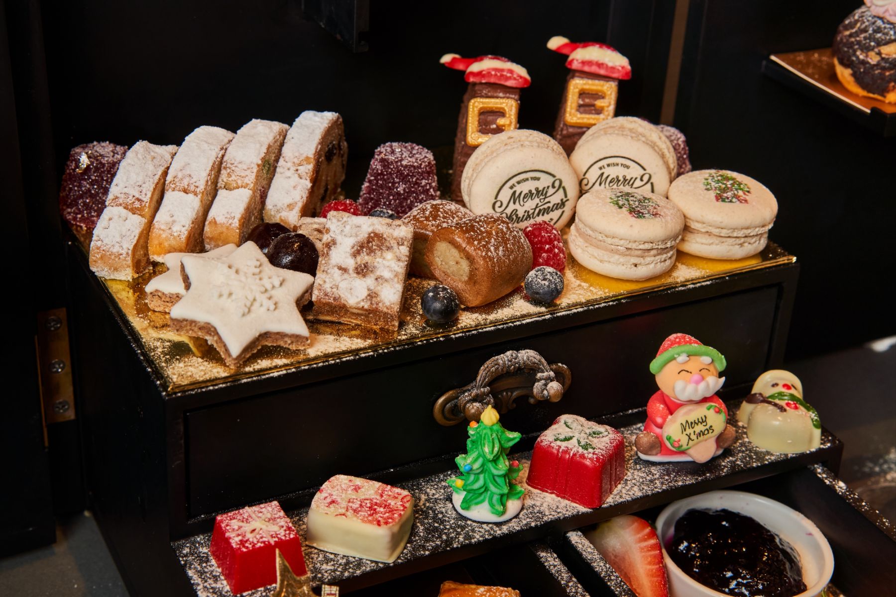 10 Best Christmas Afternoon Tea Menus in Singapore | Tatler Asia