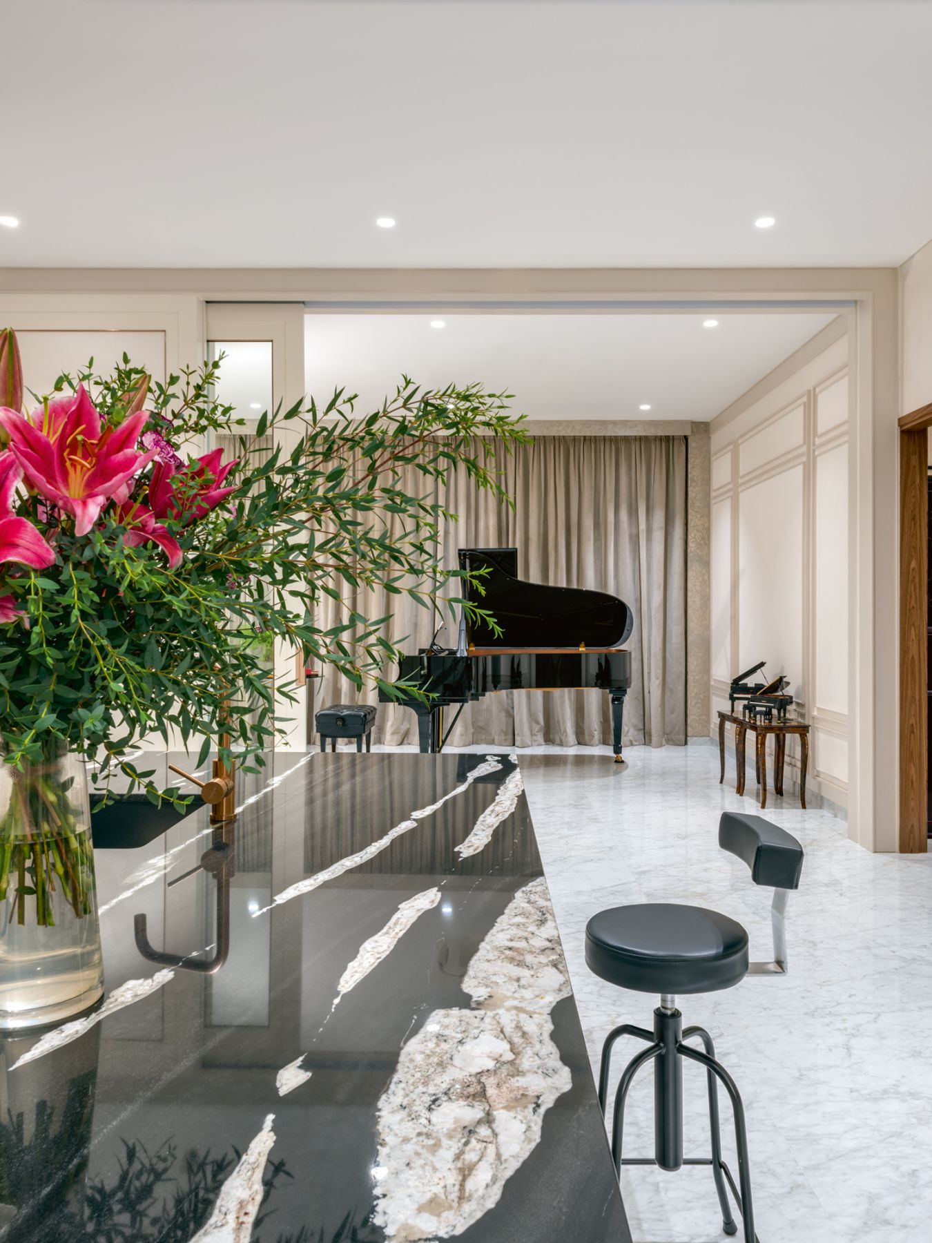 Home Tour: A Family's Beautiful House in Singapore With a Music Room ...