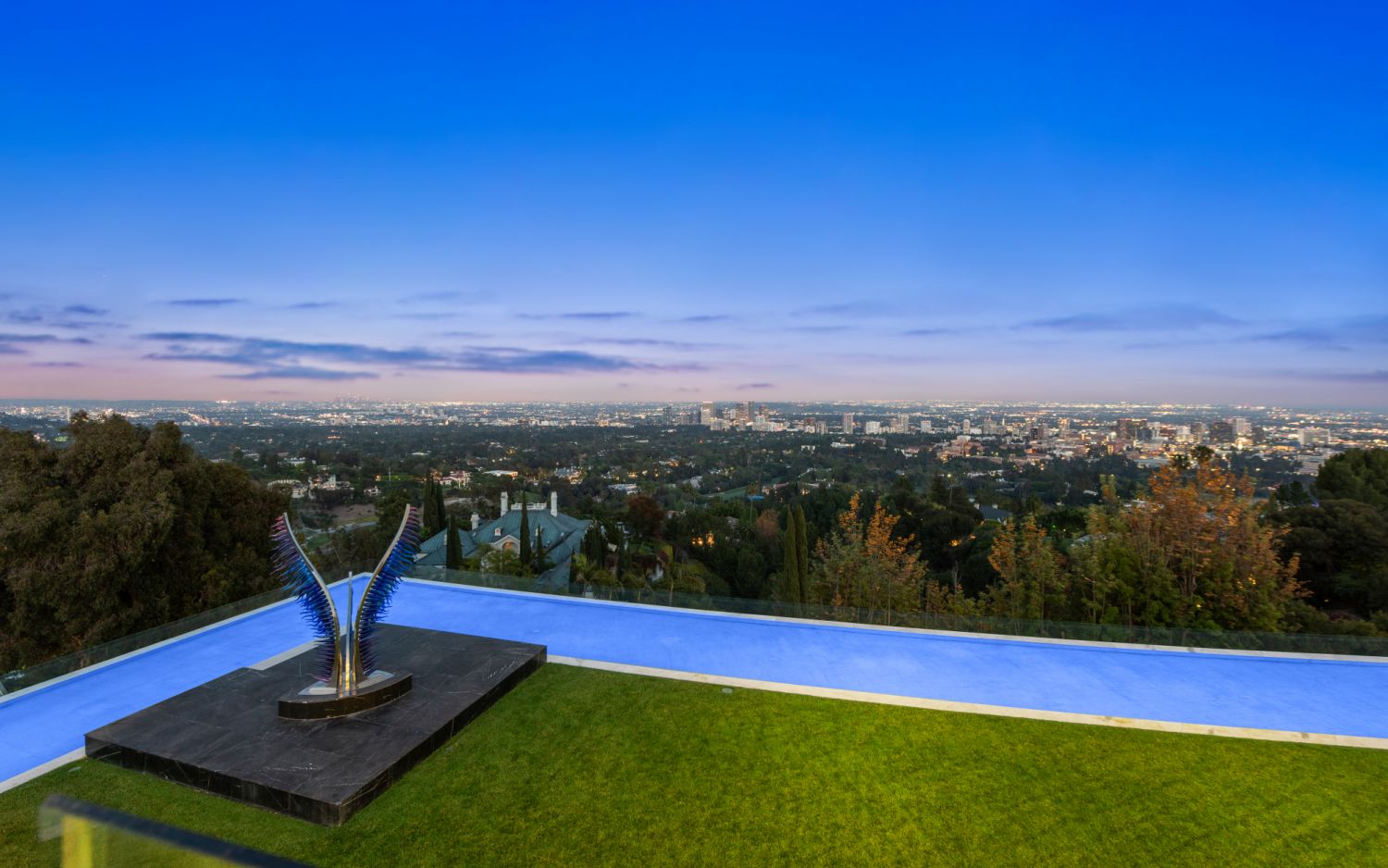 Inside The One, A Los Angeles Luxury Mansion Set to Auction Online For ...