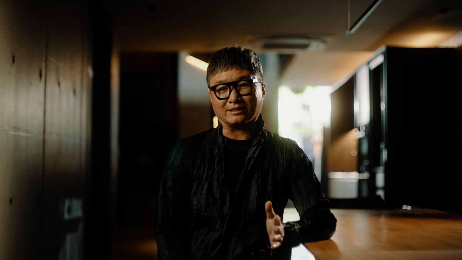 This Stylish Double-Volume Kitchen Truly Is the Heart of a Home ...