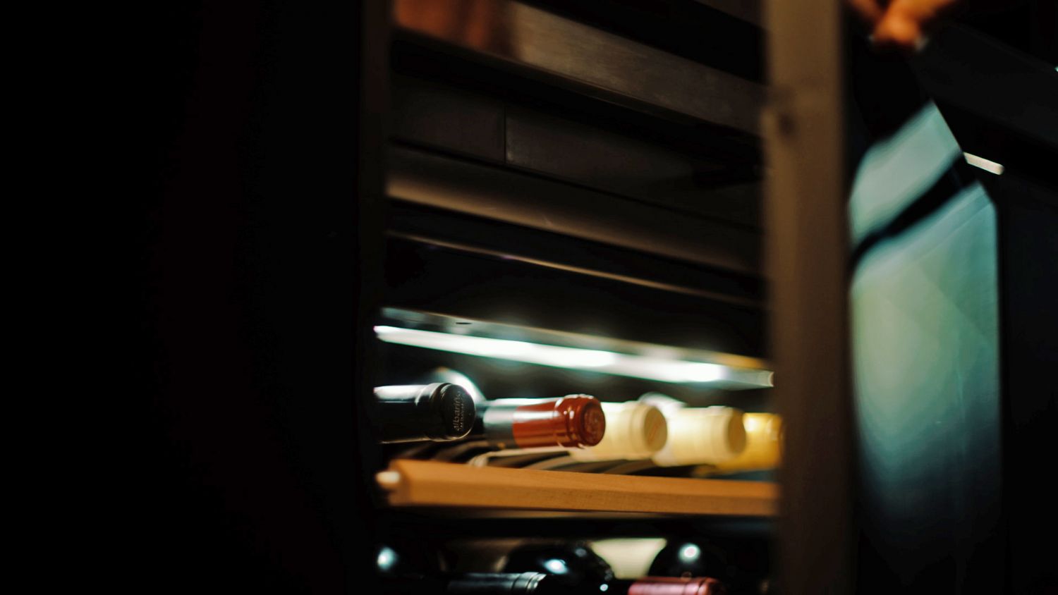 This Stylish Double-Volume Kitchen Truly Is the Heart of a Home ...