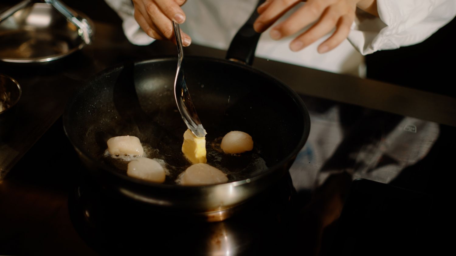 This Stylish Double-Volume Kitchen Truly Is the Heart of a Home ...