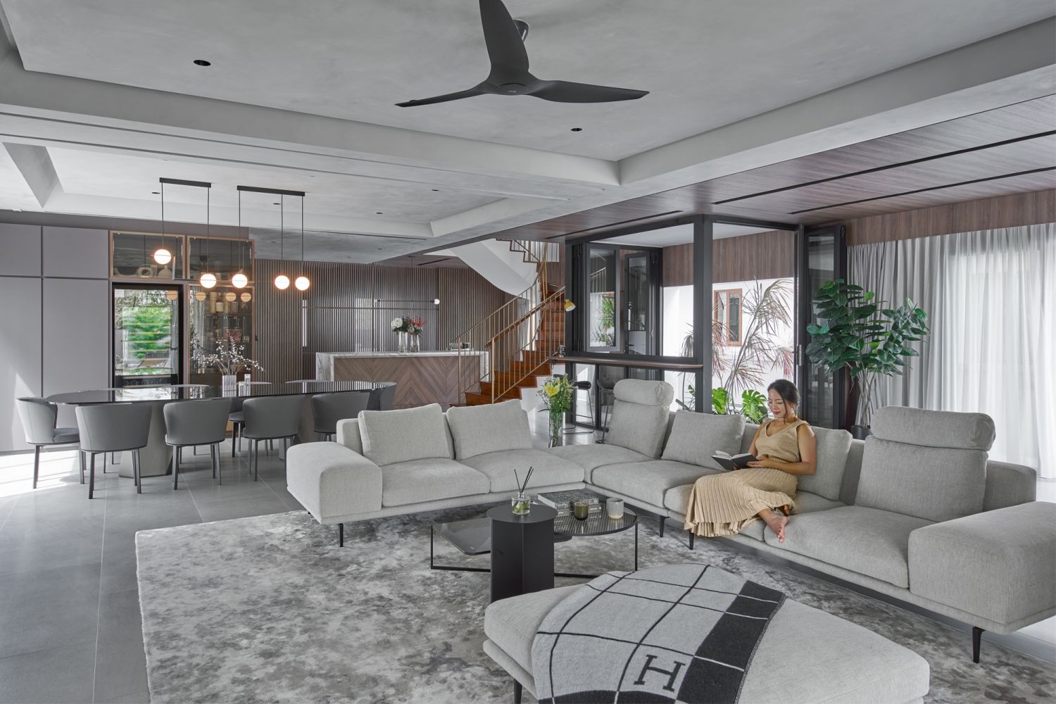 Lloyd Inn’s Joan Chang’s Modern and Monochromatic Abode is a Minimalist ...