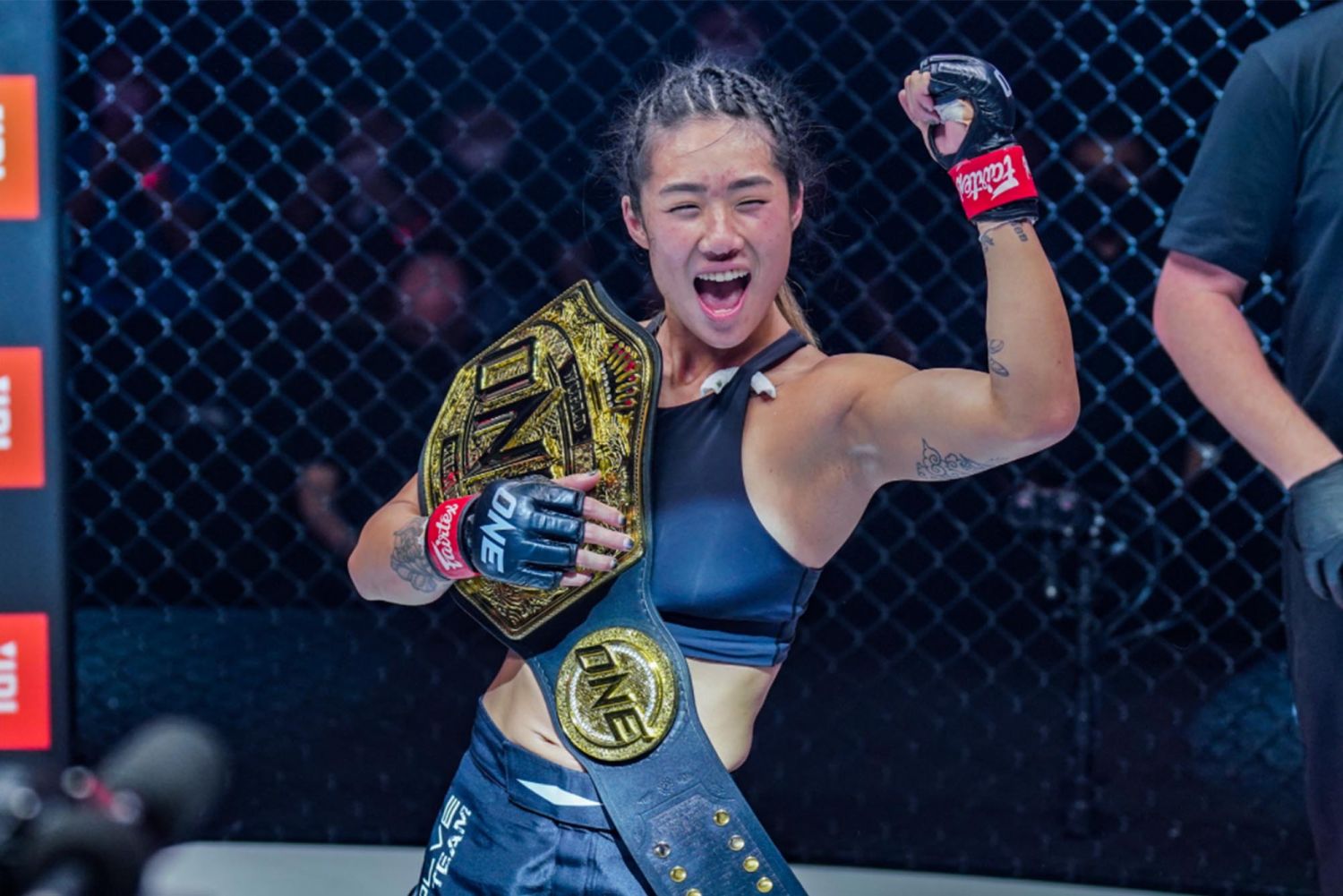 One X: Angela Lee Defends World Title in Impressive Comeback Match ...