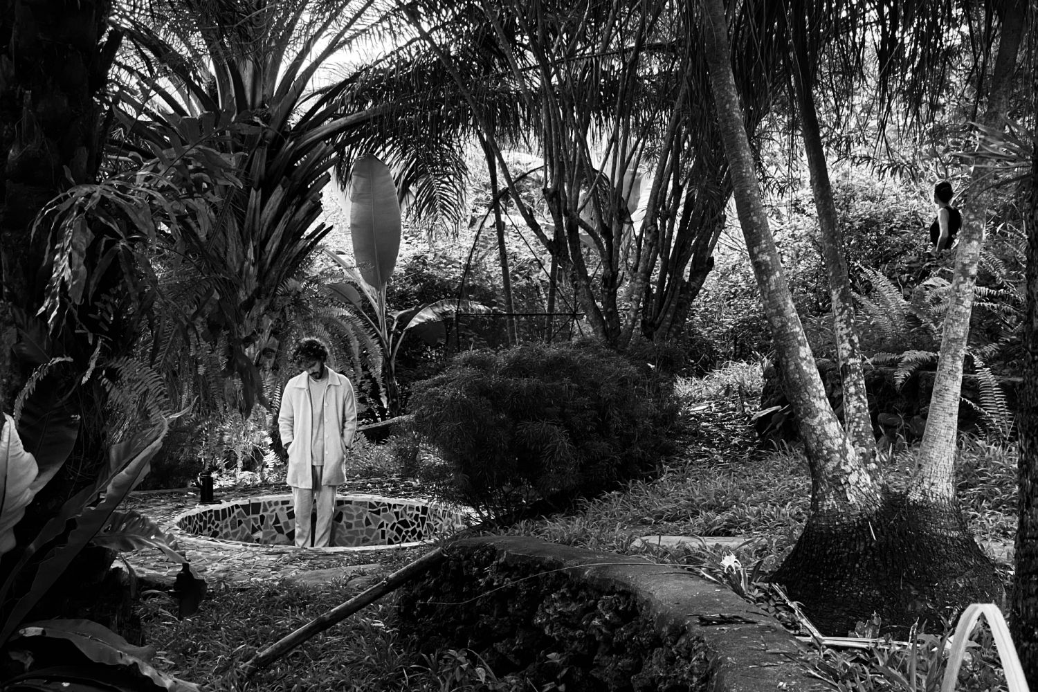 Filipino Dominic Bekaert of ZooPraxi Studio Directs FKJ’s New Music ...