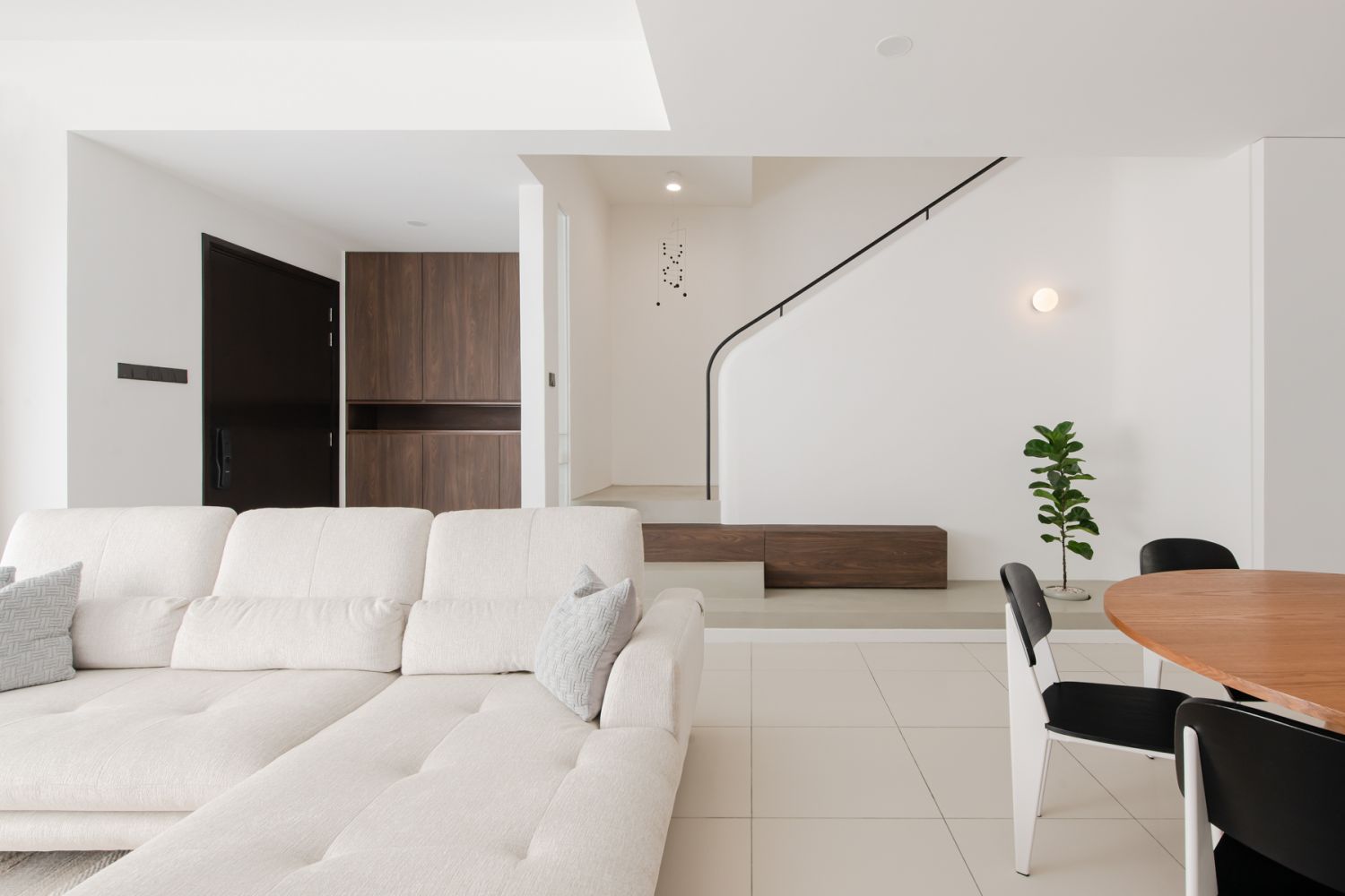 Home Tour: A Selangor Home With Mid-Century and Bauhaus References ...