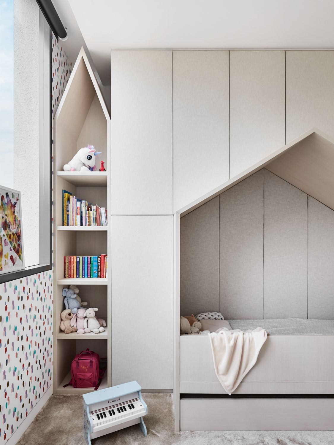 RT+Q Architects and Peter Tay Studio Design A Modern Monochromatic ...
