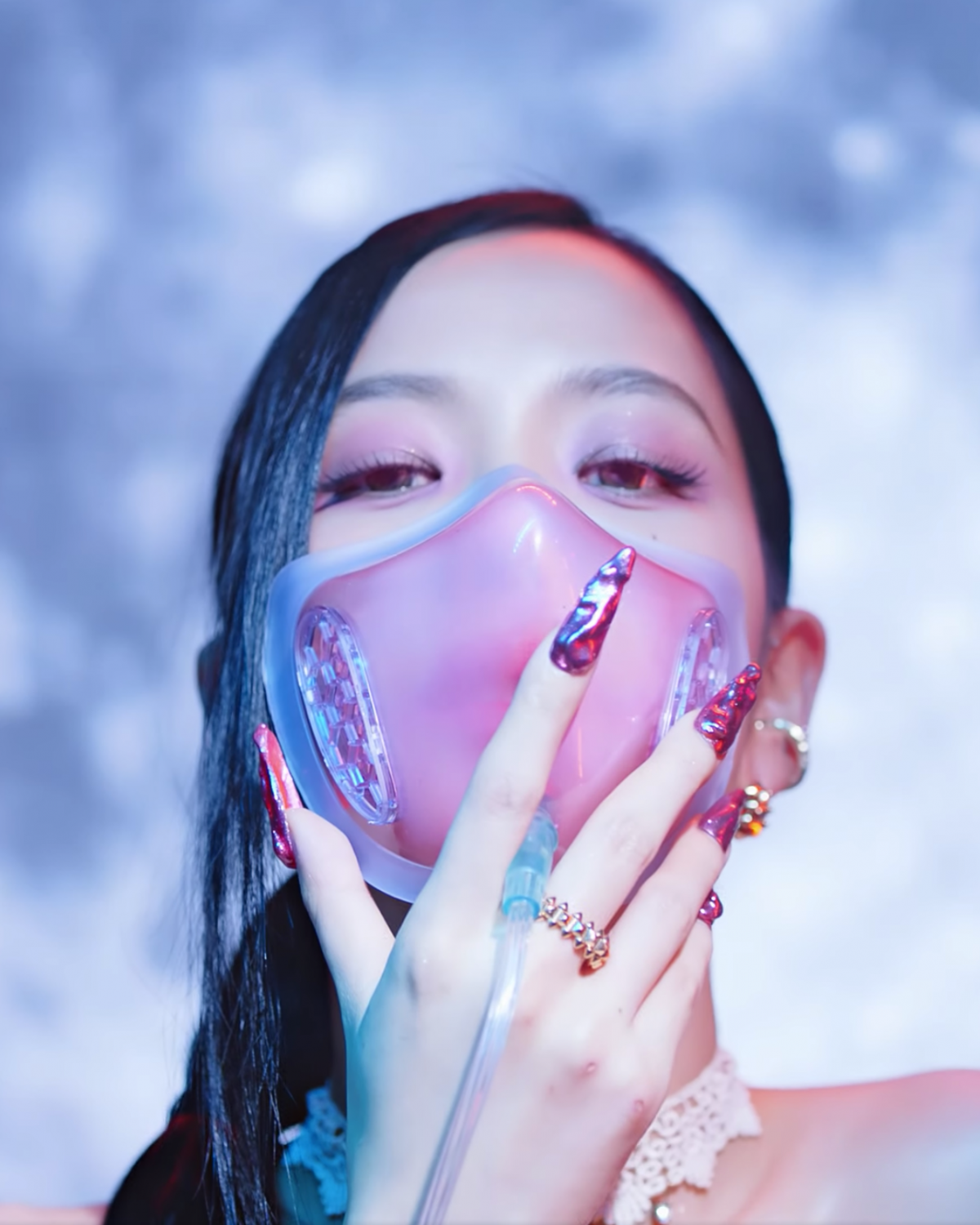 BLACKPINK新歌《Pink Venom》盤點MV內的7個造型 Jennie竟然穿上曼聯球衣？ | Tatler Asia